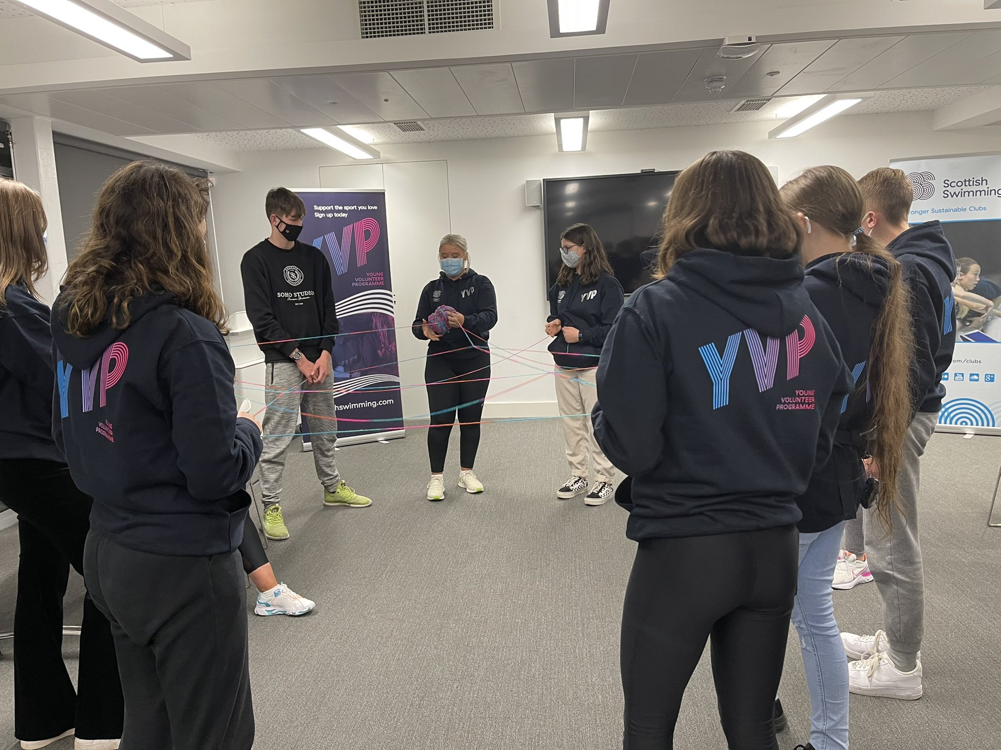 Club Poolside Helper